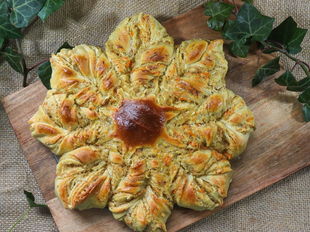Soft & Fluffy Star Bread | Chicken Star Bread