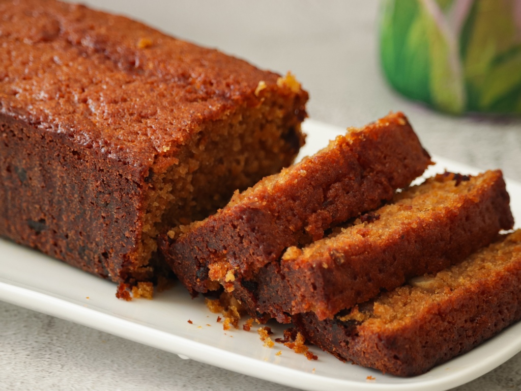 Moist Carrot Dates Cake